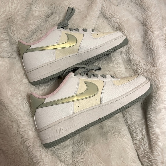 Nike | Shoes | Nike Air Force Lv8 Gs | Poshmark